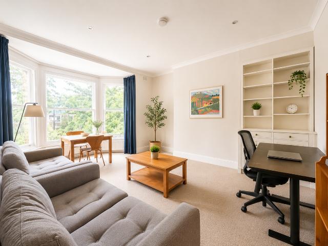 Camden Road, London NW1, 3 bed flat to rent, £4,000 pcm | PrimeLocation