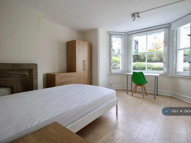 Camden Road, London, NW1 3 bed flat to rent £3,965 pcm £915 pw