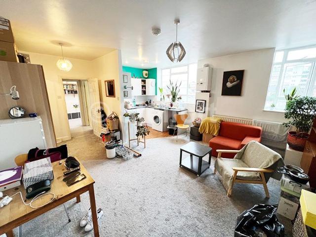 Camden Road, N7, London