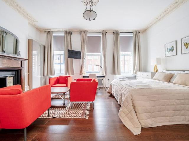 Camden Town NW1, 1 bed flat to rent, £4,743 pcm | PrimeLocation