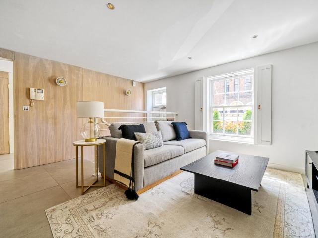 Camden Town NW1, 2 bed flat to rent, £4,270 pcm | PrimeLocation