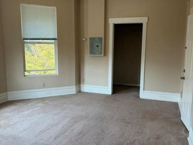 Camdon 1 Bedroom Central District Vintage Charm Studio Apartment for Rent at 1901 E Jefferson St, Seattle, WA 98122 Minor