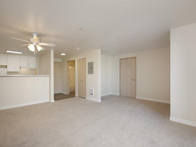 Camelot Apartment Homes 1 Bedroom Apartment for Rent at 11030 Evergreen Way, Everett, WA 98204 Holly