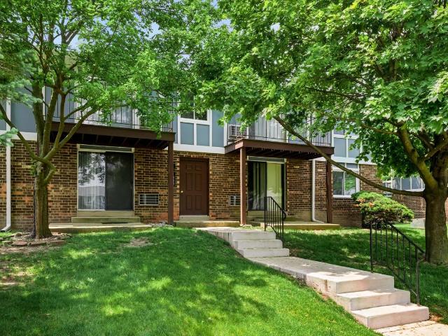 Camelot Apartments 1 Bedroom Apartment for Rent at 1426 16th Ave, Kenosha, WI 53140 Poerio