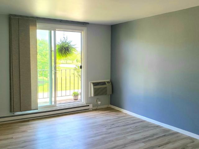 Camelot Apartments 2 Bedroom Apartment for Rent at 1426 16th Ave, Kenosha, WI 53140 Poerio