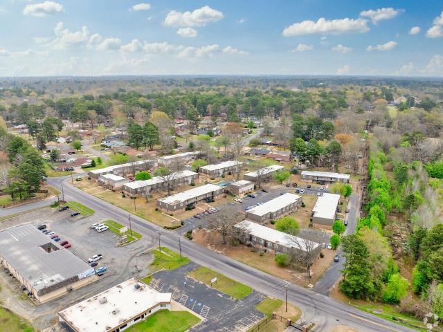Camelot Apartments and Townhomes 2 Bedroom Apartment for Rent at 4001 Old Warren Rd, Pine Bluff, AR 71603