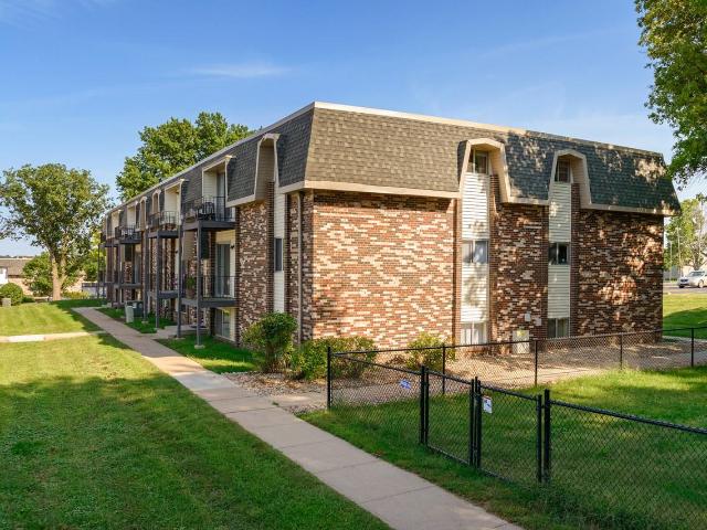 Camelot Village 2 Bedroom Apartment for Rent at 2344 N 92nd Ave, Omaha, NE 68134