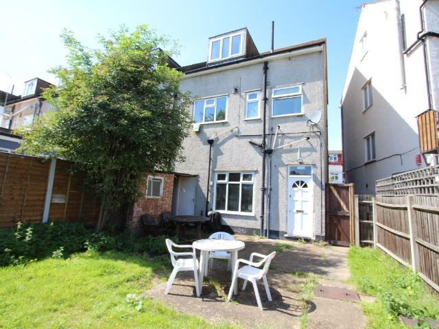 Camellia Lane, Surbiton KT5, 4 bed maisonette to rent, £3,500 pcm | PrimeLocation