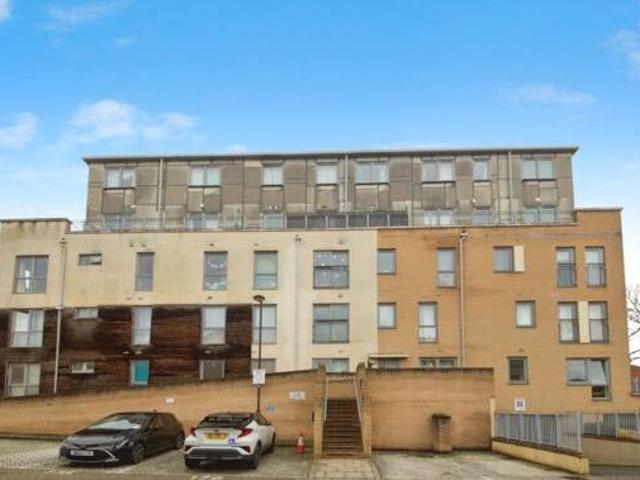Cameron Crescent, Edgware, 2 Bedroom Apartment