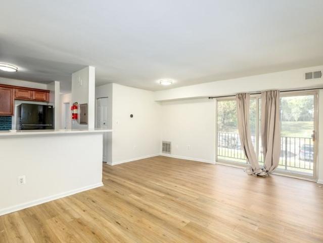 Cameron Pointe Apartments 2 Bedroom Apartment for Rent at 1113 Nalley Rd, Landover, MD 20785