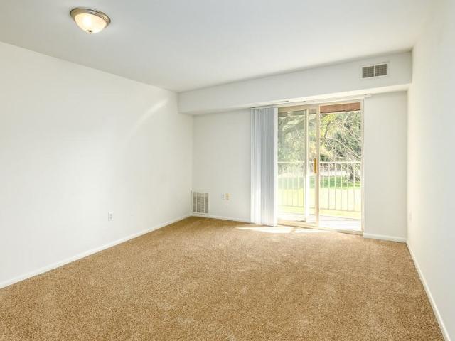 Cameron Pointe Apartments 3 Bedroom Apartment for Rent at 1113 Nalley Rd, Landover, MD 20785