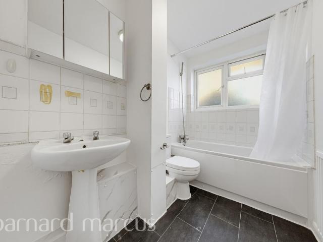 Cameron Road, CROYDON 2 bed apartment to rent £1,550 pcm £358 pw