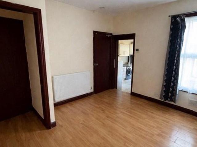 Cameron Road, Ilford, IG3 2 bed flat to rent £1,650 pcm £381 pw