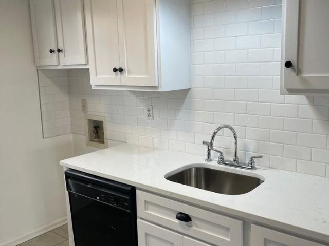 Camilla Court 2 Bedroom Apartment for Rent at 2721 Hanover Cir S, Birmingham, AL 35205 Highland Park