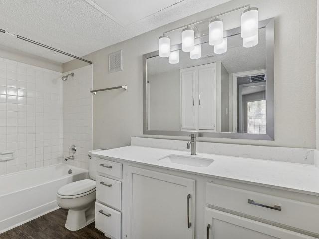 Camino Del Sol 2 Bedroom Apartment for Rent at 1030 Dallas Dr, Denton, TX 76205
