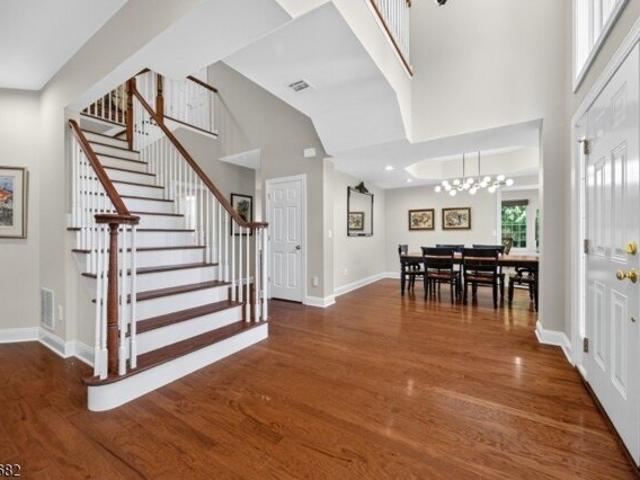 Camlet Ct, Roseland, Home For Sale