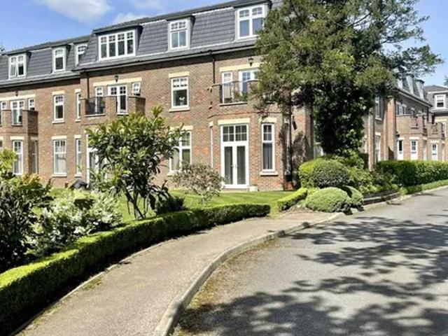 Camlet House, 53 Beech Hill, London, EN4 0JW, United Kingdom | 3 bed apartment for rent #140396082 | Rentberry