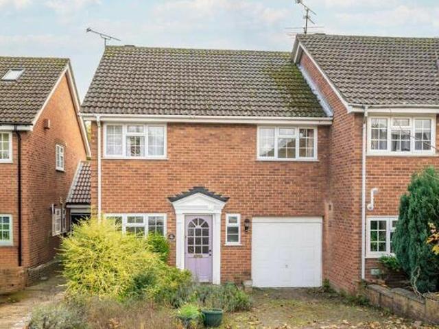 Camlet Way, St. Albans, 3 Bedroom End