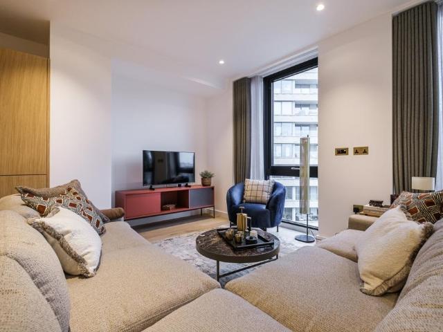 Camley Street Kings Cross N1C 1 bed apartment to rent £4,050 pcm £935 pw