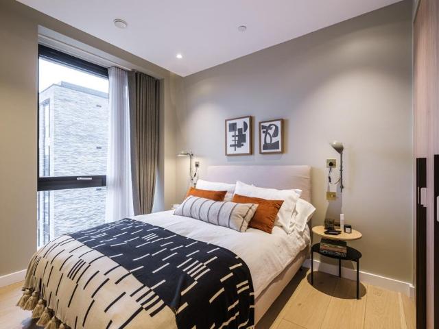 Camley Street Kings Cross NW1 1 bed apartment to rent £4,150 pcm £958 pw