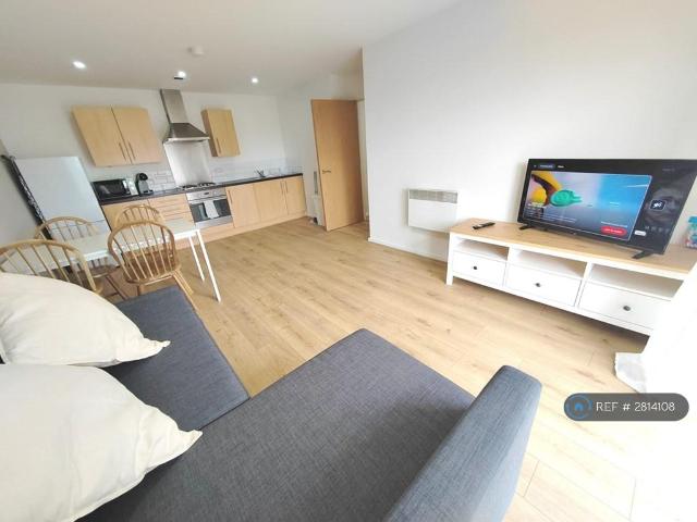 Camp St, Salford, M7 2 bed flat to rent £1,195 pcm £276 pw