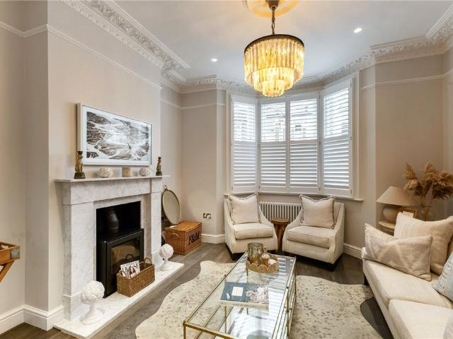 Campana Road, London, SW6 5 bed end of terrace house to rent £12,500 pcm £2,885 pw