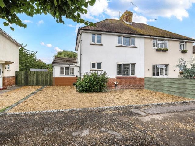 Campbell Avenue, Woking GU22 6 bed semi detached house to rent £4,250 pcm £981 pw