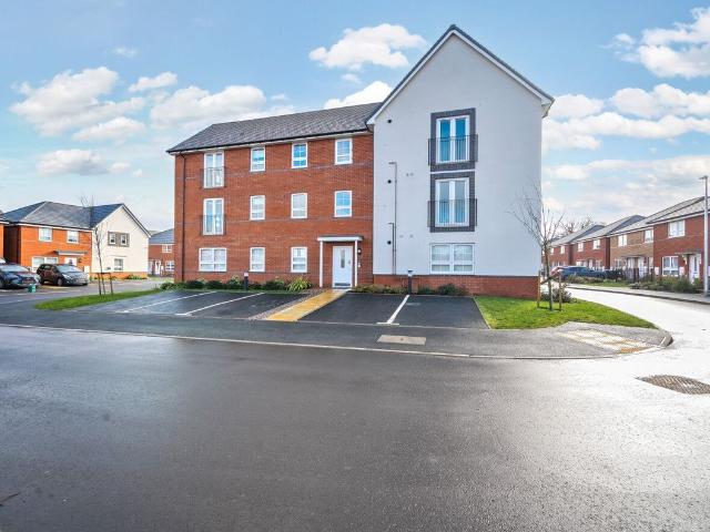Campbell Drive, Upper Lighthorne, Leamington Spa, Warwickshire CV33, 2 bed flat to rent, £1,075 pcm | PrimeLocation