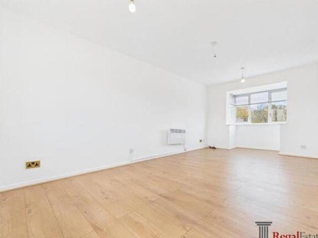 Campbell Gordon Way, Dollis Hill, 2 Bedroom Flat