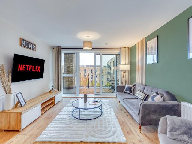 Campbell Park Civil Parish MK9, 2 bed flat to rent, £3,150 pcm | PrimeLocation