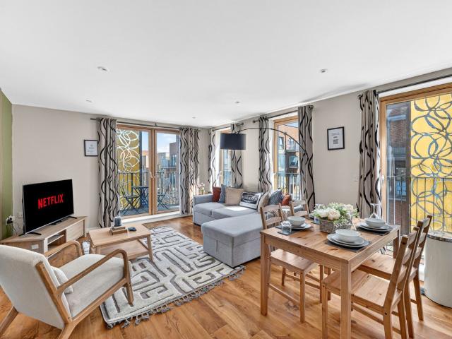 Campbell Park Civil Parish MK9, 2 bed flat to rent, £3,263 pcm | PrimeLocation