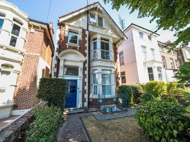 Campbell Road, Hampshire PO5 1 bed flat to rent £1,000 pcm £231 pw