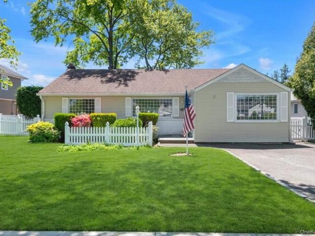 Campbell St, New Hyde Park, Home For Sale