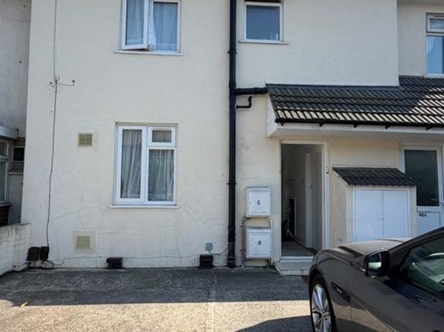 Campden Crescent, Dagenham, Essex RM8, 2 bed flat to rent, £1,900 pcm | PrimeLocation