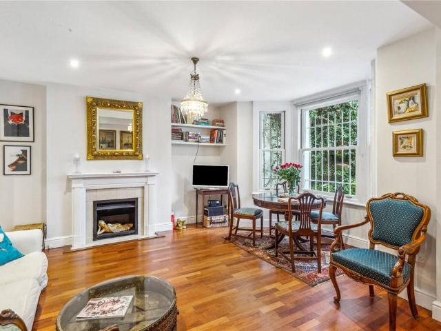 Campden Grove, London, W8 2 bed flat to rent £4,767 pcm £1,100 pw