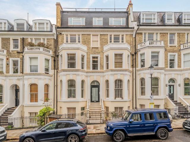 Campden Hill Gardens, Kensington W8, 1 bed flat to rent, £2,600 pcm | PrimeLocation