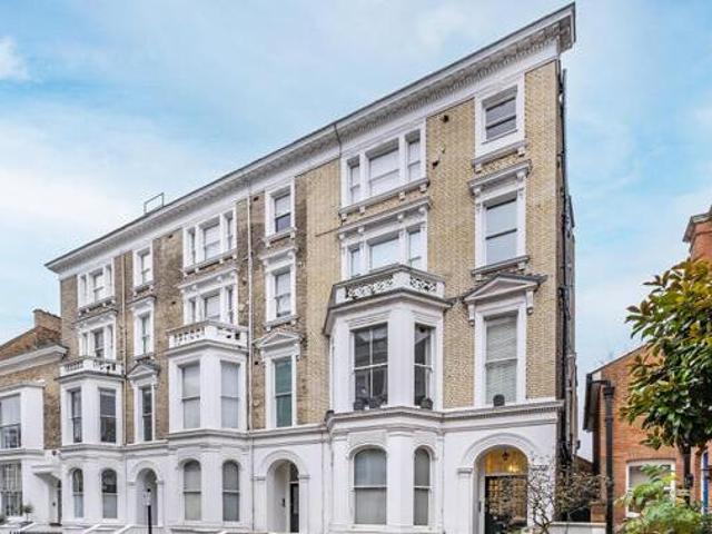 Campden Hill Gardens, London, 2 Bedroom Flat