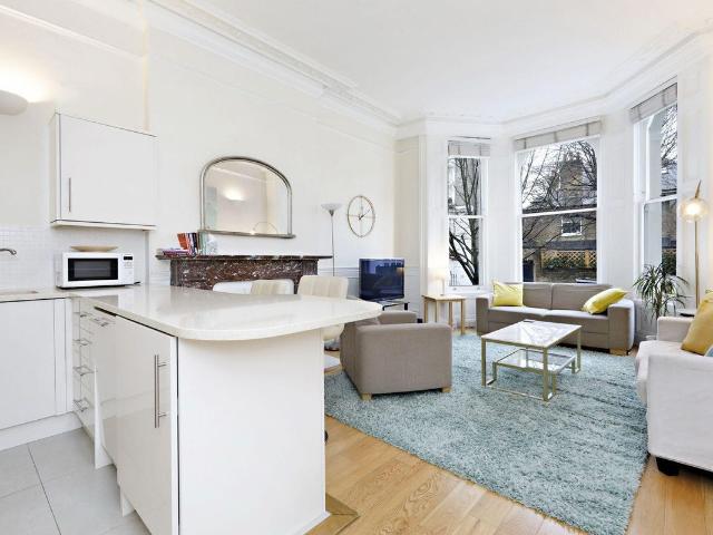 Campden Hill Gardens, London W8, 1 bed flat to rent, £3,200 pcm | PrimeLocation