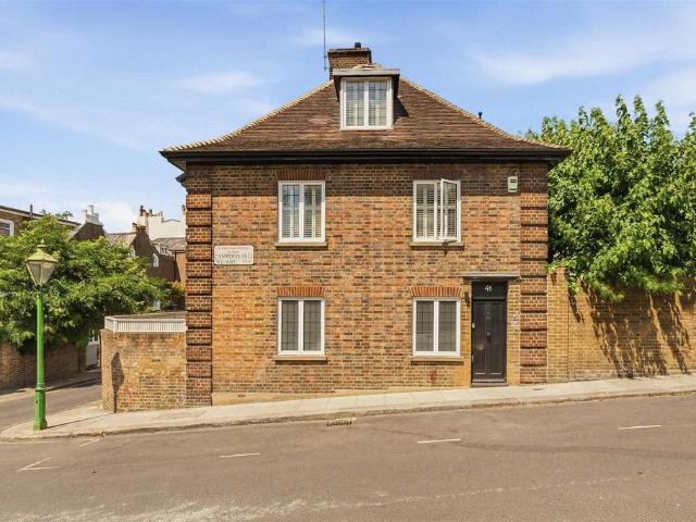 Campden Hill Square, W8 5 bed end of terrace house to rent £11,000 pcm £2,538 pw