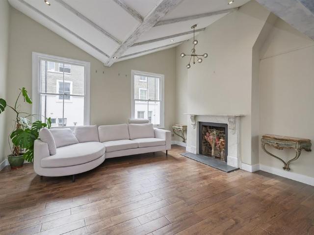 Campden Hill Road, London, W8 3 bed detached house to rent £12,497 pcm £2,884 pw