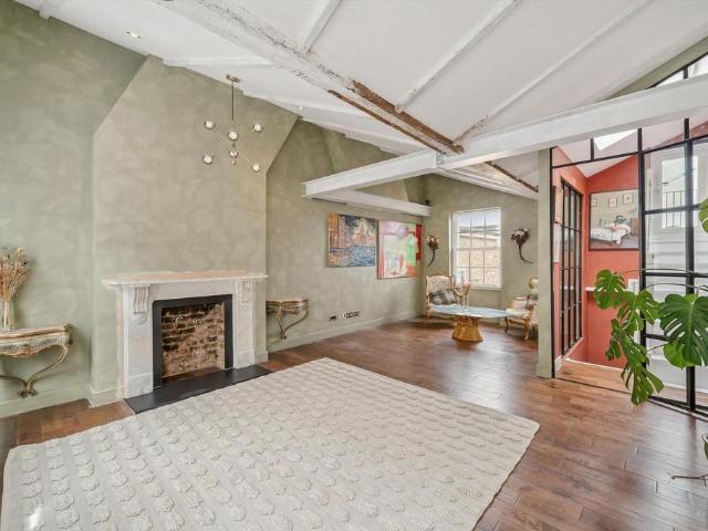 Campden Hill Road, London W8. 3 bed terraced house to rent £10,998 pcm £2,538 pw