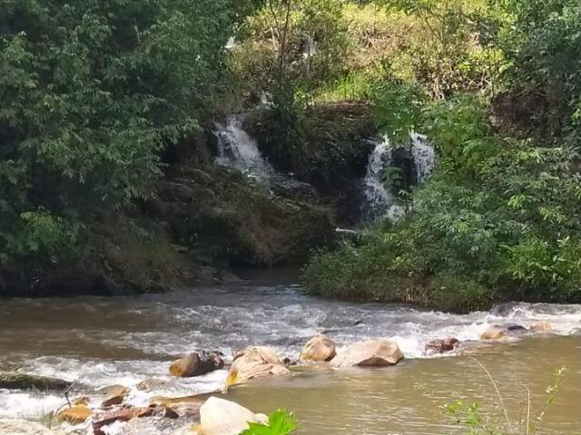 Camping para temporada na beira do Rio das Almas