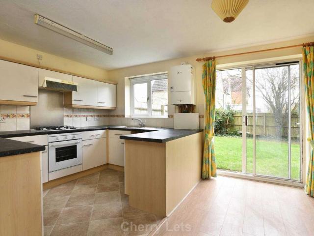 Campion Place, Bicester OX26 3 bed semi detached house to rent £1,575 pcm £363 pw