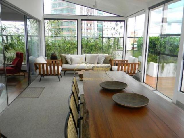 Campo Belo/ Cobertura Duplex/ 5 quartos/ 7 garagens