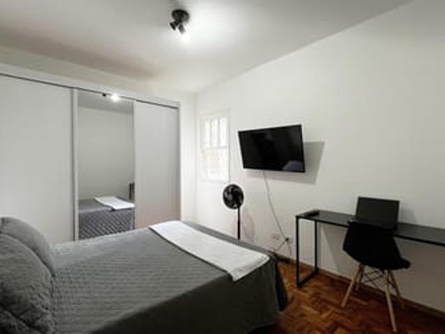[CAMPO BELO] Quarto espaçoso c/cama de casal e mobiliado