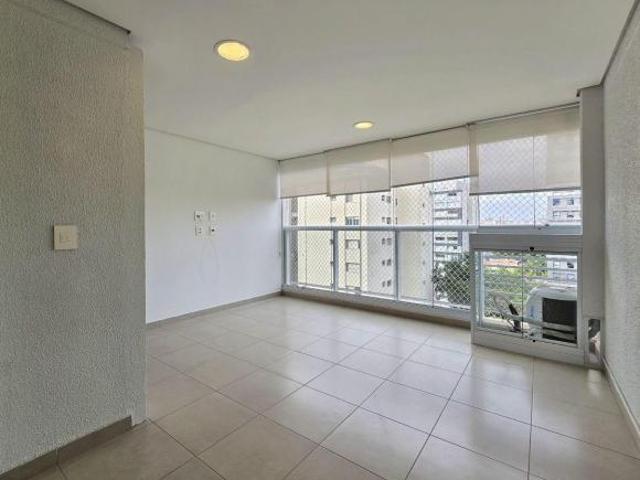 Campo Belo Reformado 2 Vagas 2 Quartos Varanda Andar Alto Pronto Para Morar
