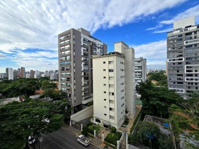 Campo Belo Reformado 2 Vagas 2 Quartos Varanda Andar Alto Pronto Para Morar