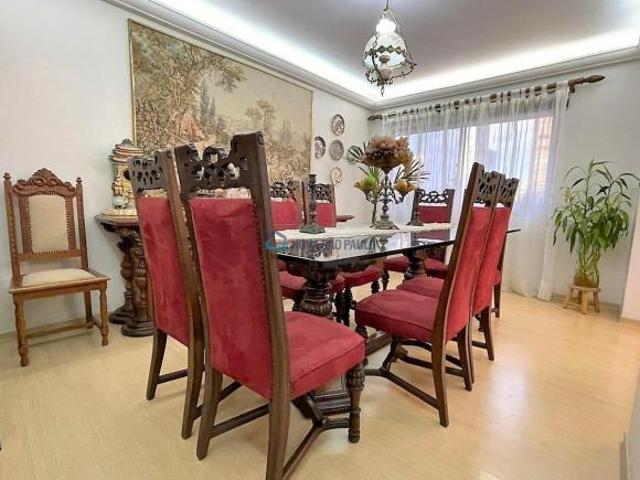 Campo Belo. Venda. Apartamento 180M². 4 quartos, 2 Vagas