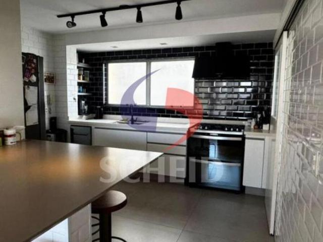 Campo Belo ? 122 m² ? 3 dormitórios e 2 vagas Apartamento Reformado e Moderno