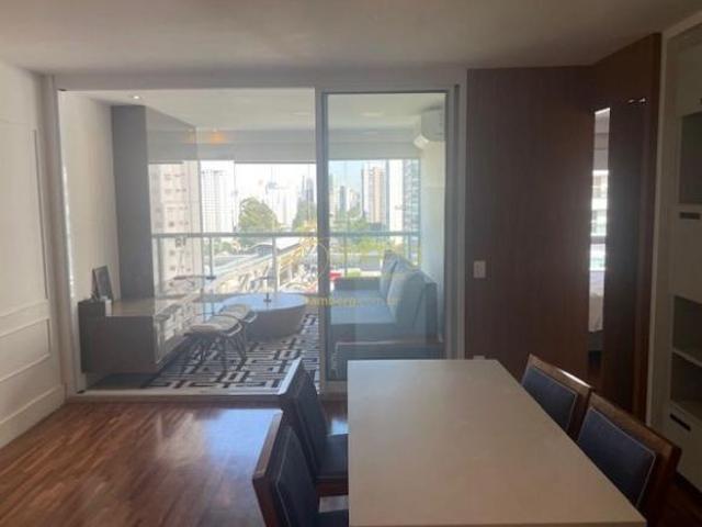 Campo Belo / 1 suíte com closet / Andar Alto / 2 vagas